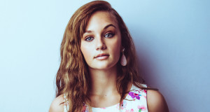 Hollyn – Getting to know Hollyn – CCM Magazine