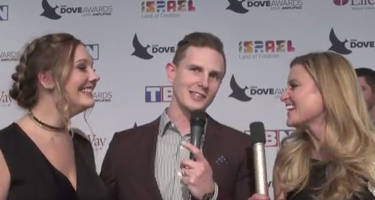 Stars Go Dim - live on the red carpet | CCM Magazine