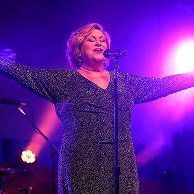 Sandi Patty – ‘Forever Grateful Tour’ concert review – CCM Magazine