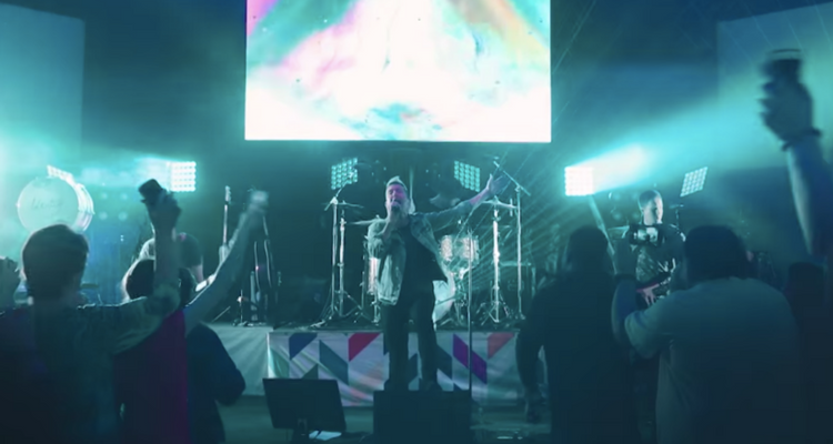 Hawk Nelson feat. MDSN - 'Right Here With You' (video) | CCM Magazine