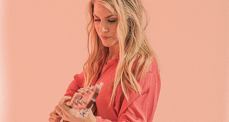 Jillian Edwards Releases Lyric Video for ‘Heaven’s Eyes’ – CCM Magazine