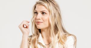 Jillian Edwards Releases New EP ‘Meadow’ – CCM Magazine