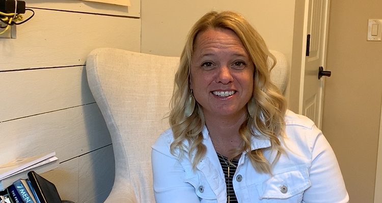 Beth Guckenberger – Hallelujah Moment (Reckless Faith) – CCM Magazine