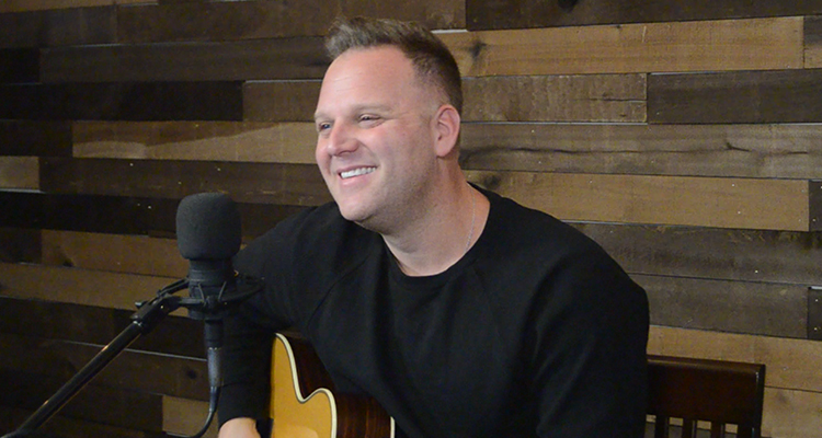 Matthew West | ‘Truth Be Told’ (acoustic + story behind) – CCM Magazine