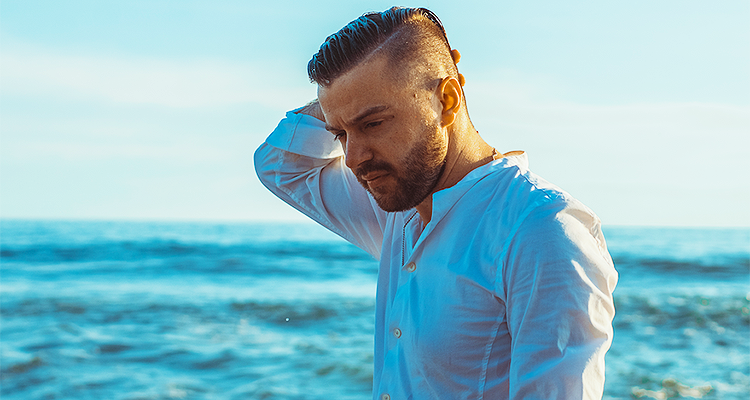 Evan Craft to Release ‘Desperado’ in English & Spanish – CCM Magazine
