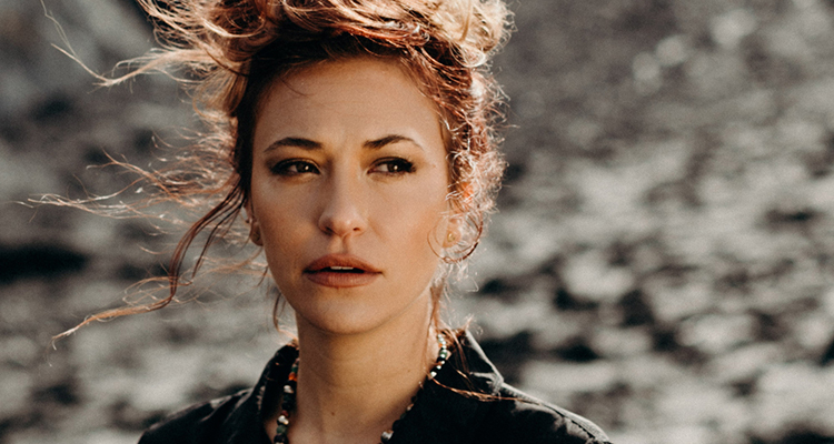 Lauren Daigle Shares the Story Behind Her New Single, ‘Hold On To Me ...