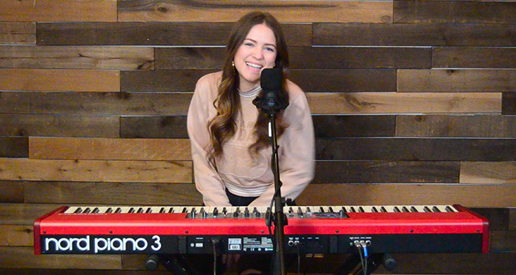 Leanna Crawford | ‘Mean Girls’ (live) – CCM Magazine