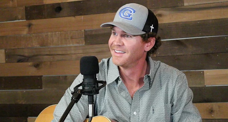 Curtis Grimes | ‘Born To Die’ (acoustic) – CCM Magazine