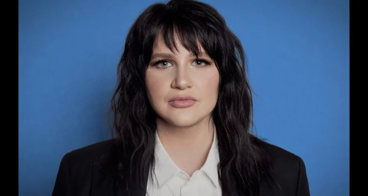 Amanda Cook Releases New Album ‘State Of The Union’ – CCM Magazine