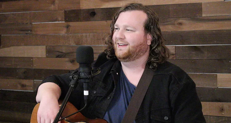 Jonathan Turner | ‘Come Have Everything’ (acoustic) – CCM Magazine