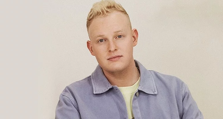 Cade Thompson Releases New Song & Visualizer ‘The One’ – CCM Magazine