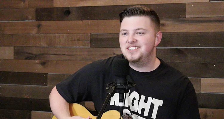 Daniel Mulkey | ‘Who I Am’ (acoustic) – CCM Magazine