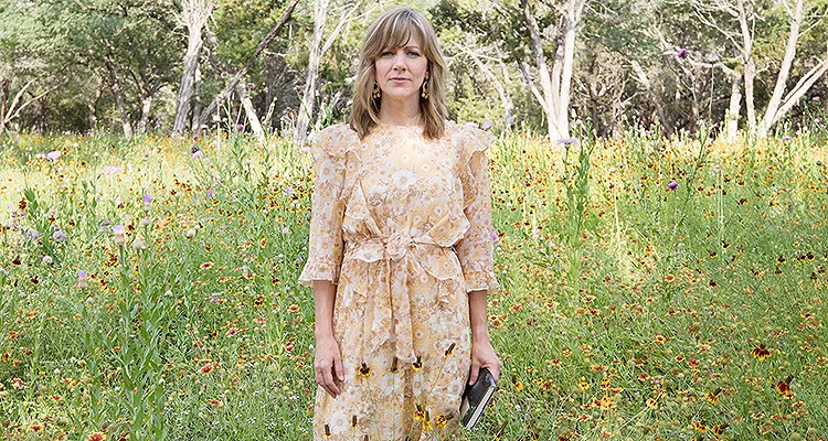 Sandra McCracken Releases 17th Album ‘Light In The Canyon’ – CCM Magazine