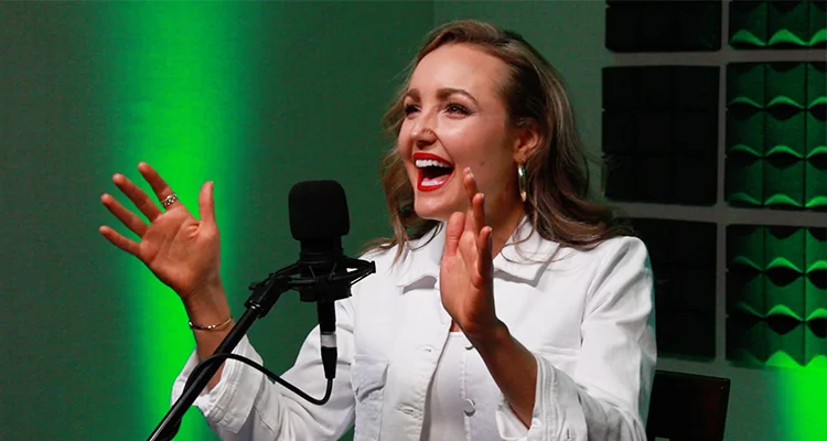 Rachel Hale | ‘Rainbow’ (acoustic) – CCM Magazine