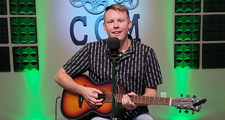 Corey Voss | ‘Big Picture’ (acoustic) – CCM Magazine