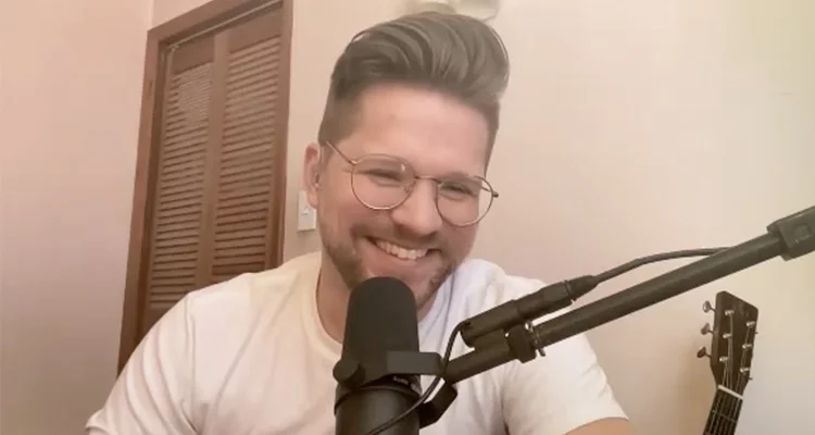 A Conversation with Elias Dummer – CCM Magazine