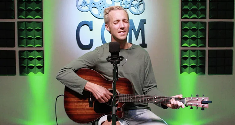 Taylor Pride | ‘Nothing Quite Like’ (acoustic) – CCM Magazine