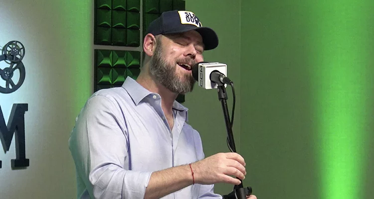 Todd Tilghman | ‘Dig My Grave’ (live) – CCM Magazine