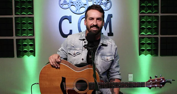 Justin Warren | God Is On Your Side (acoustic) – CCM Magazine