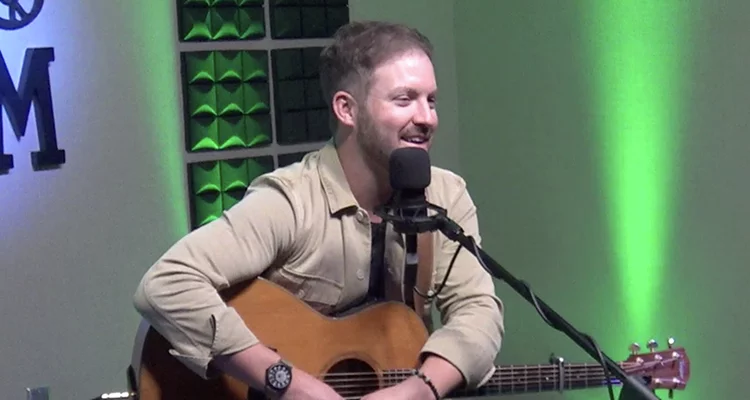 Aaron Williams | ‘The Hope of Christ’ (acoustic) – CCM Magazine