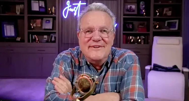 Mark Lowry Talks Touring, Live Streams & More – CCM Magazine