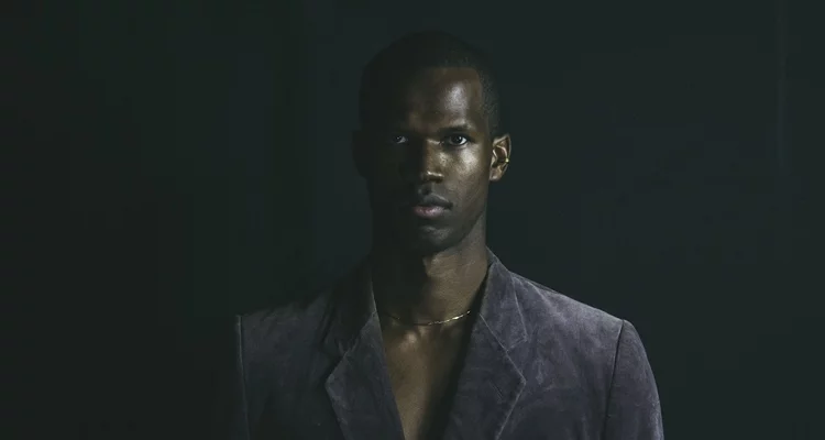 Jimi Cravity Releases New Worship Album, ‘The Last Amen’ – CCM Magazine