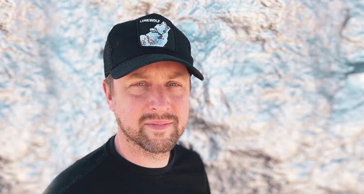 Singer-Songwriter John Leckenby Releases New Song 'Promise' | CCM Magazine