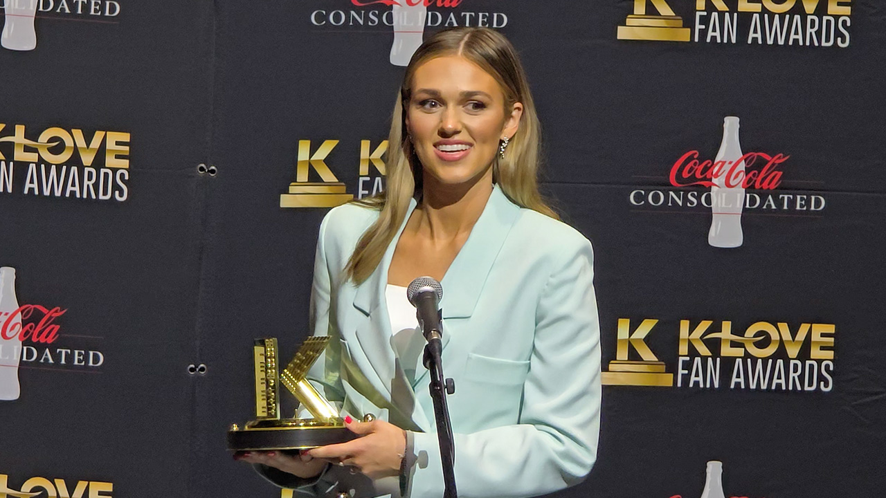 Sadie Robertson Huff Shares Her Experience Hosting K -LOVE Fan Awards ...